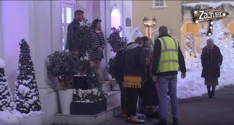 JEZIVE SCENE U ZADRUZI: Zerina se srušila, ukućani preplašeni - Paparazzo JEZIVE SCENE U ZADRUZI: Zerina se srušila, ukućani preplašeni - Paparazzo